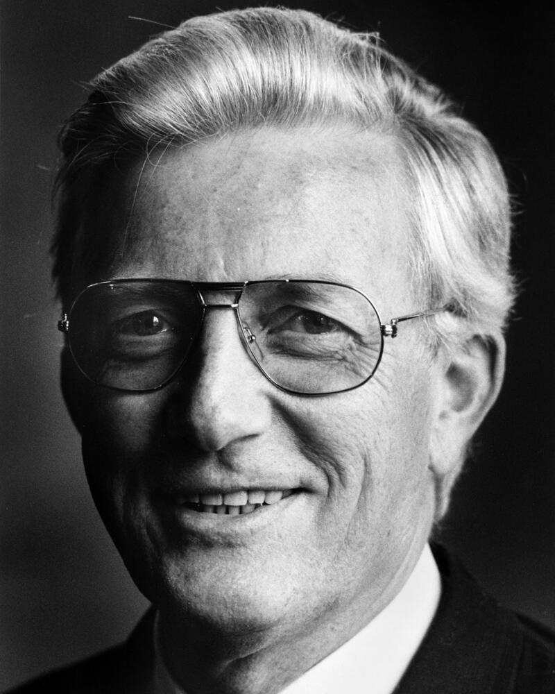 Trauer um Dr. Dr. h.c. Klaus Liesen | Deutsches Stiftungszentrum