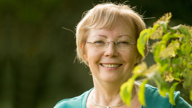 Juliane Diller erhält Bundesverdienstkreuz | Deutsches Stiftungszentrum